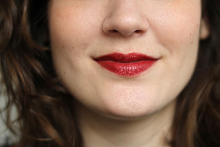 Revue // Rouge Idéal by UNE - Mango and Salt